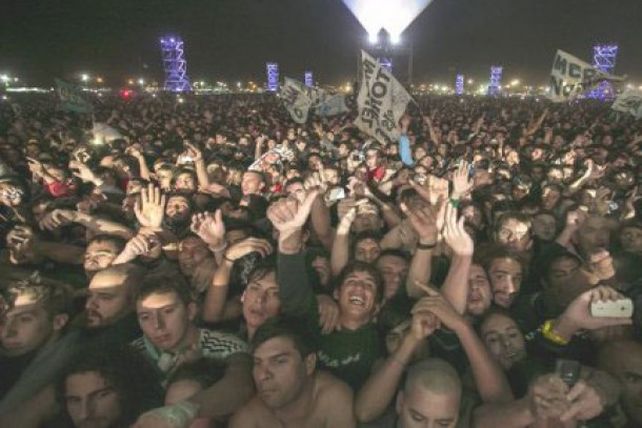 Un histórico y masivo recital del Indio Solari en Gualeguaychú