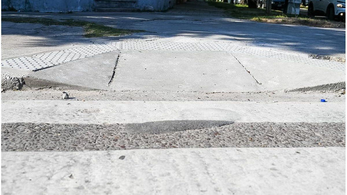Construyen rampas de accesibilidad en esquinas de Paraná