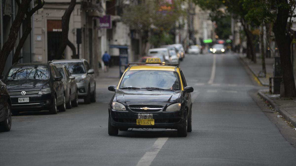 Piden que 500 taxis con una antigüedad mayor a 10 años sigan en servicio