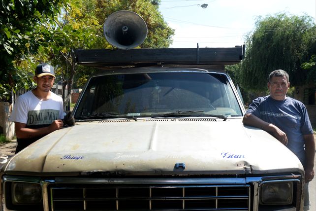 El carrero que se recicló en chatarrero con el pregón de siempre
