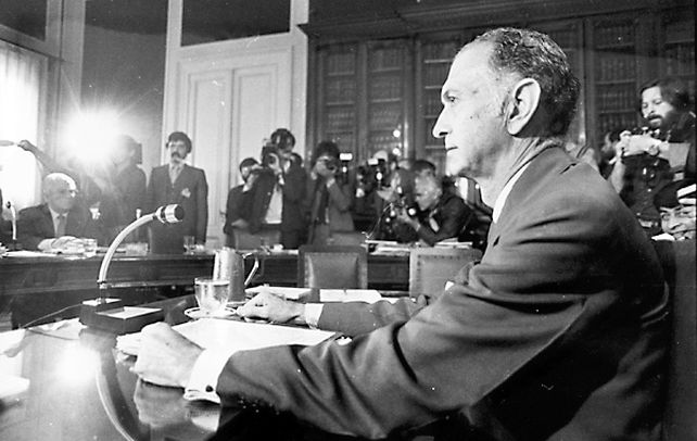 Deuda y mercado, las claves del poder político de Martínez de Hoz en la ...