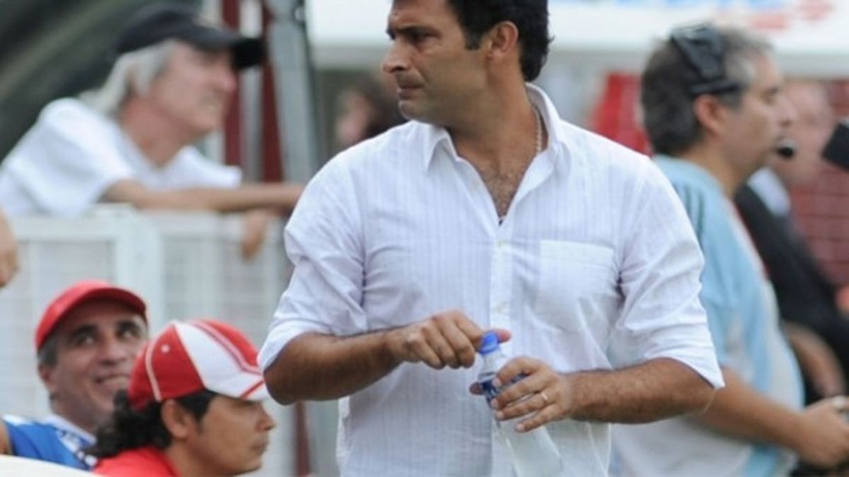 Leonardo Astrada dejó de ser DT de Argentinos Juniors