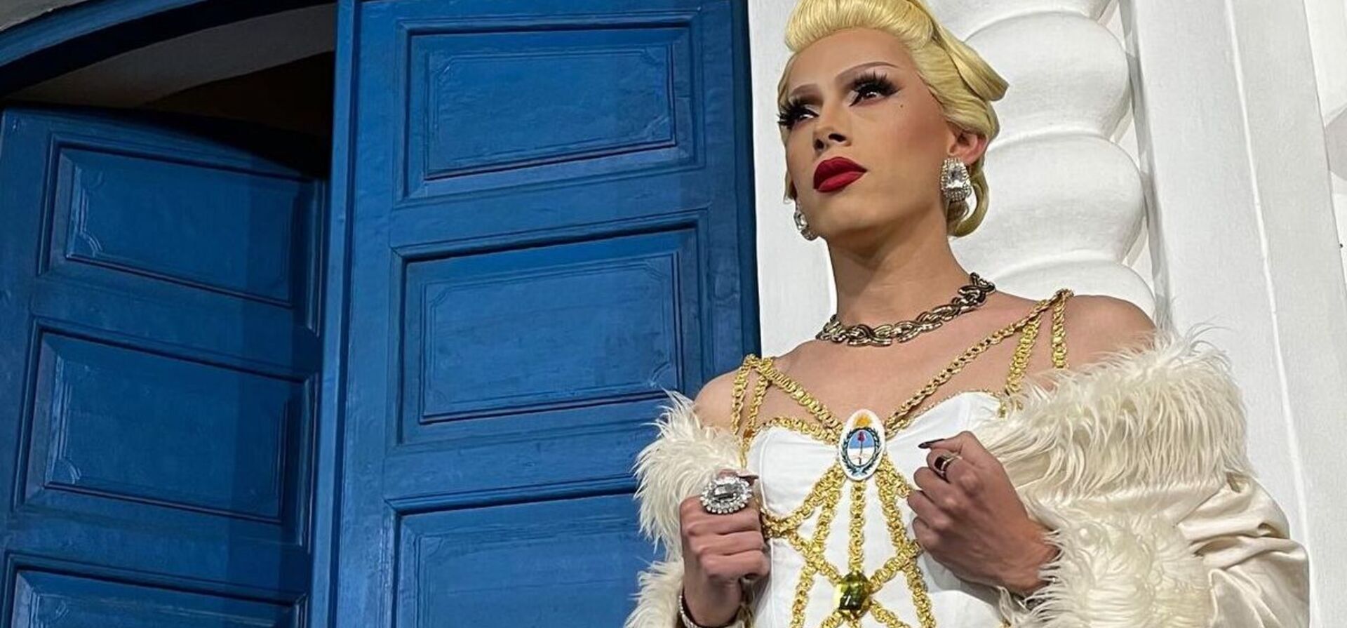 Fue ovacionada la Evita Drag Queen que cantó el himno en la Casa de ...