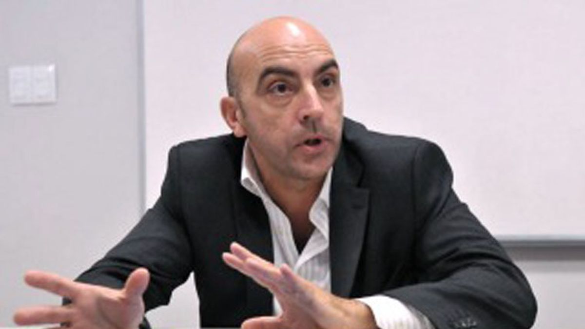 Murió el economista Tomás Bulat