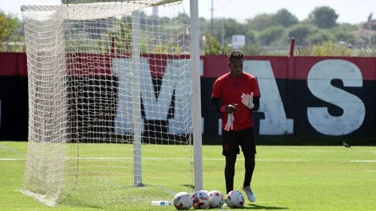 Arboleda sigue siendo jugador de Newells, dijo su representante