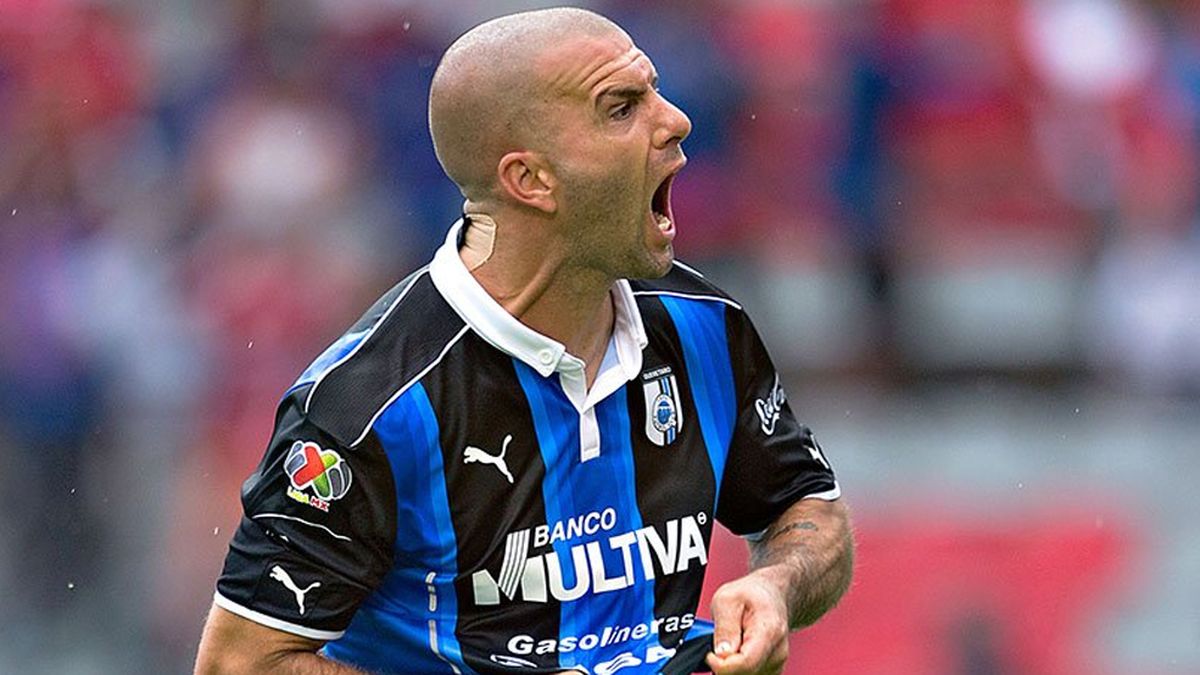 Tito Villa marcó un doblete y se convirtió en el máximo goleador de la ...