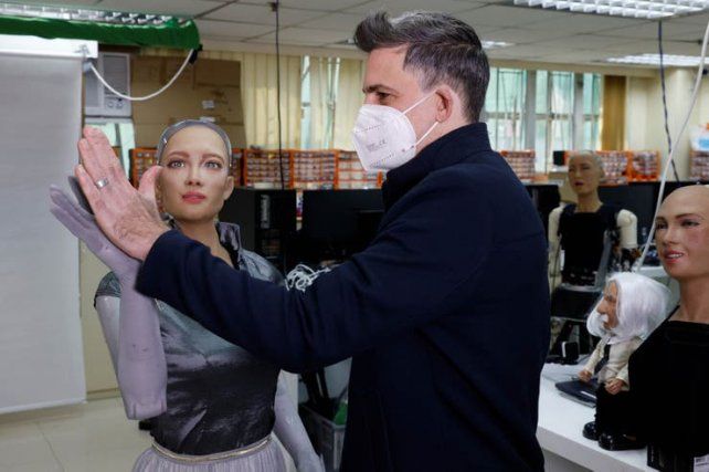 Sophia, la robot humanoide que podría ser lanzada este 2021
