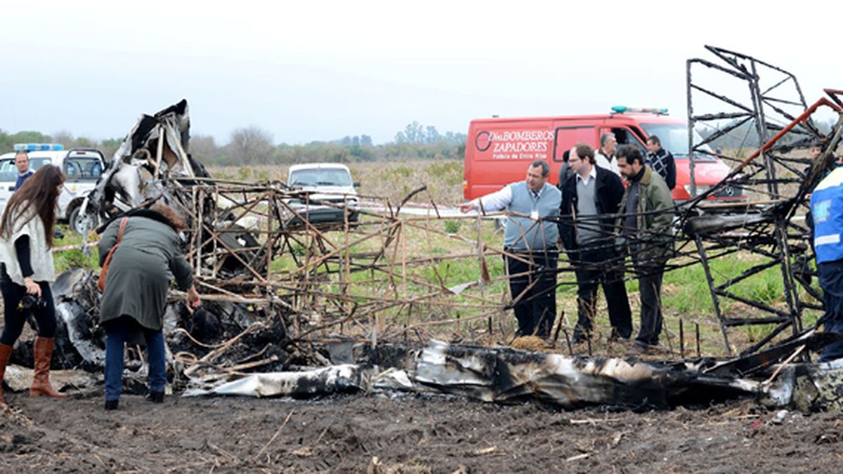 Dos muertos al caer una avioneta cerca de Paraná