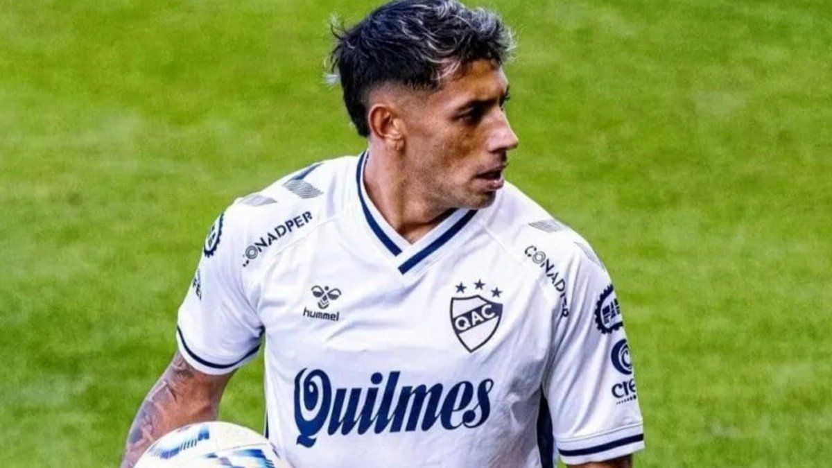 Colón habría cerrado la llegada del defensor Leandro Allende