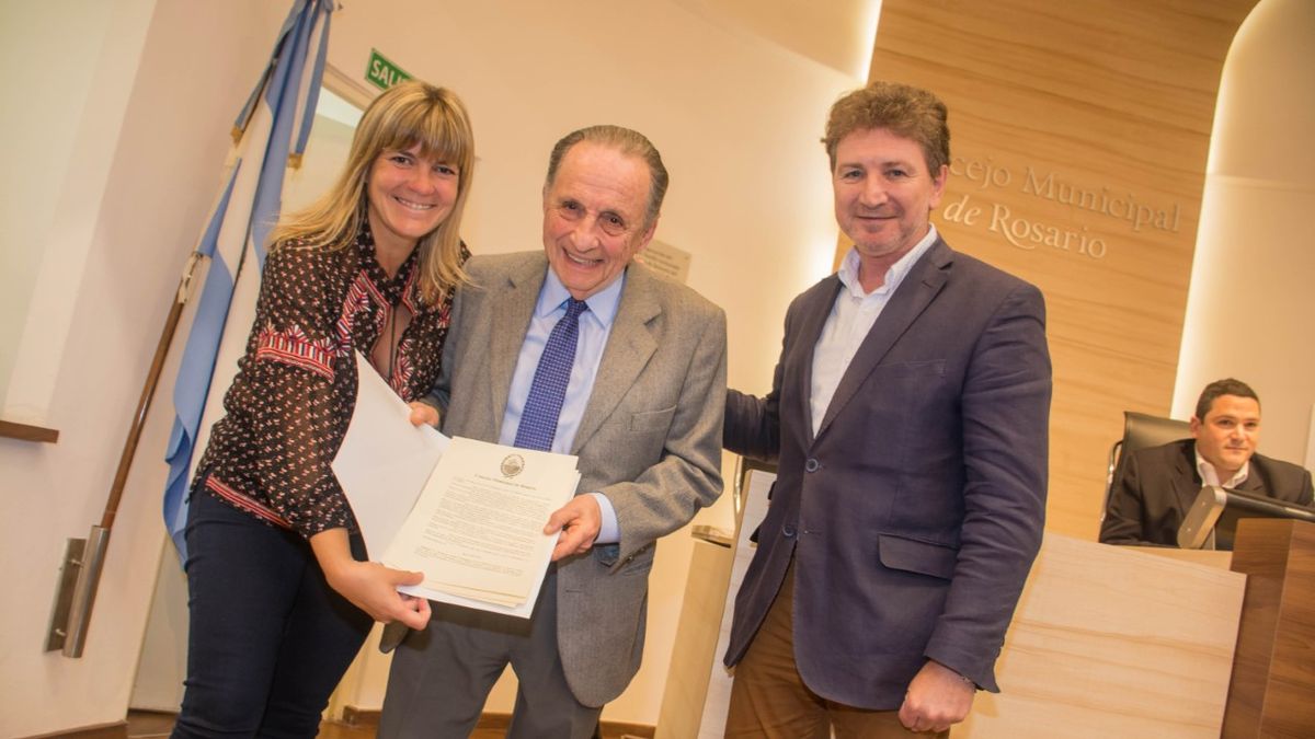 El Concejo declaró médico distinguido a Carlos Yelin