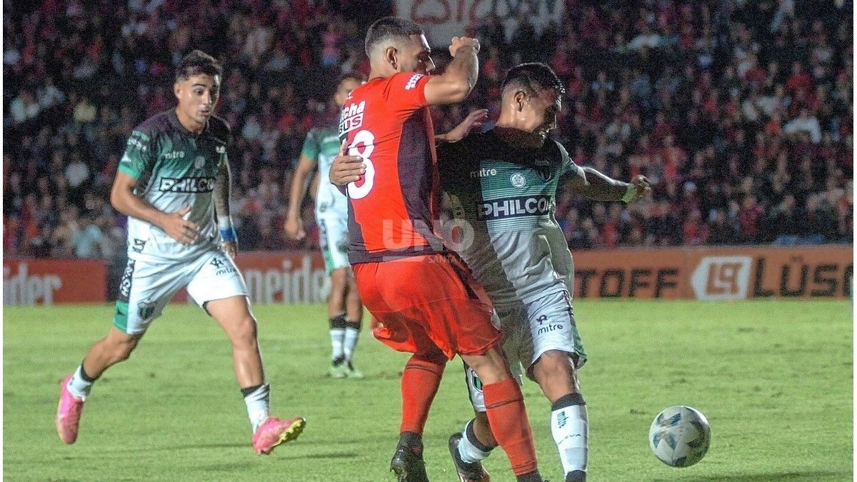 Mirá el video que enloqueció a los hinchas de Colón y Chicago