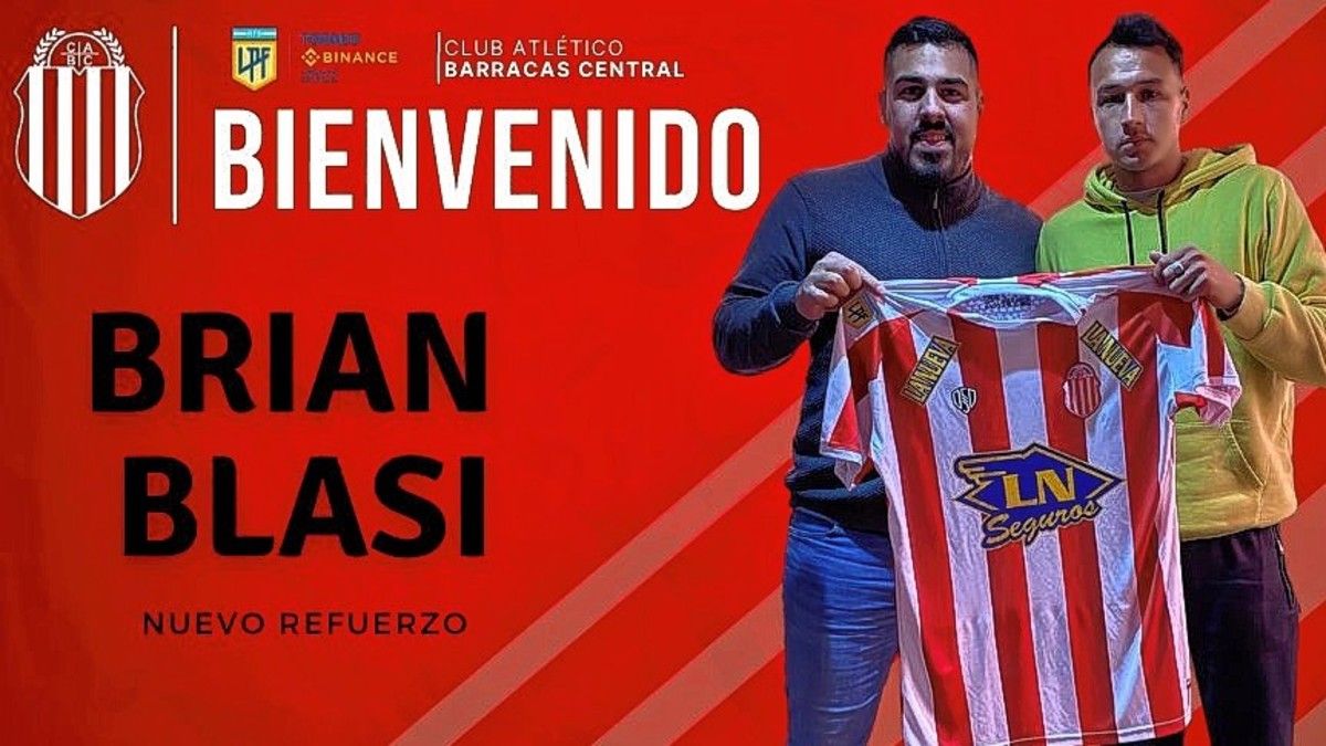 Blasi fue presentado como nuevo refuerzo de Barracas Central