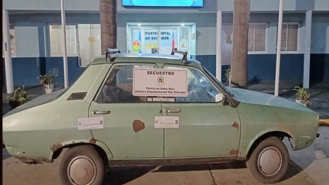 Los sorprendieron faenando y robando pollos de una granja