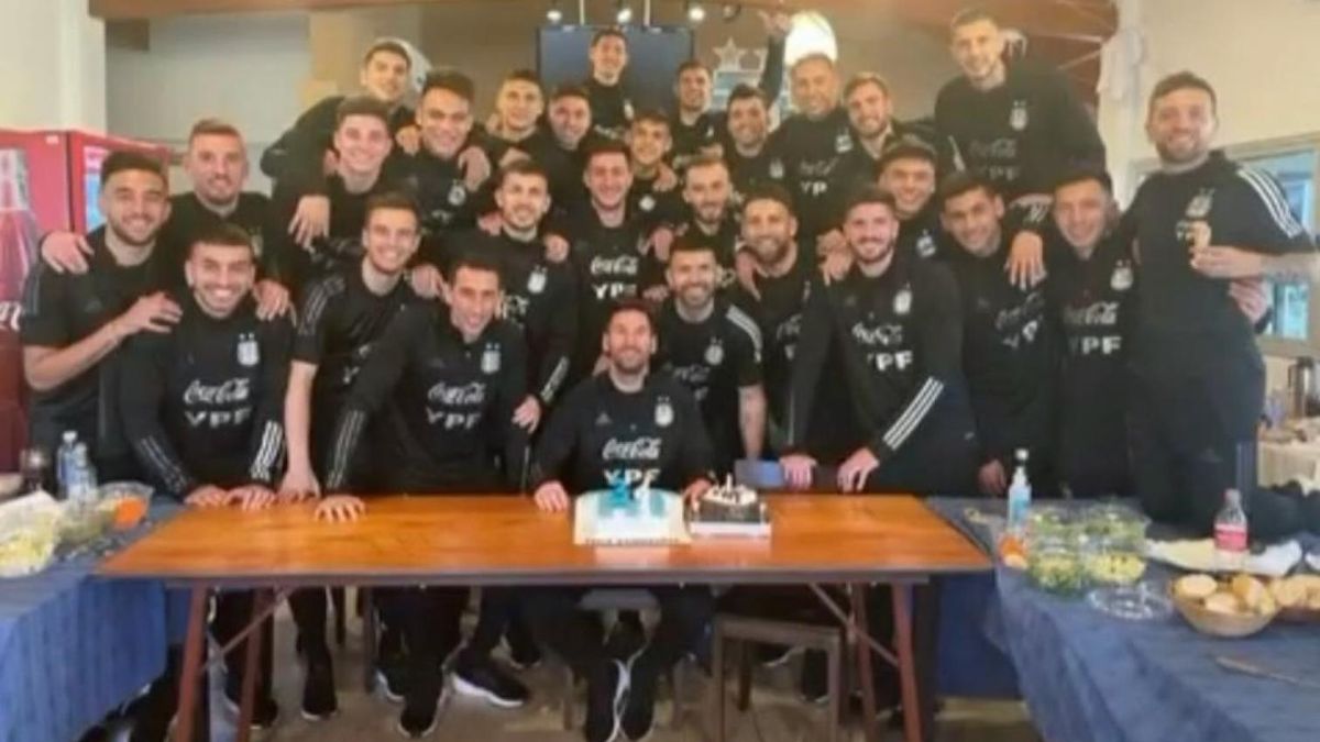 Messi fue agasajado con un extraordinario asado por el seleccionado