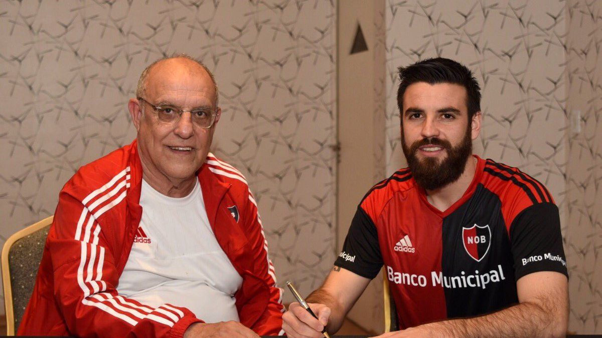 El defensor José San Román fue presentado en Newells y se suma a la ...
