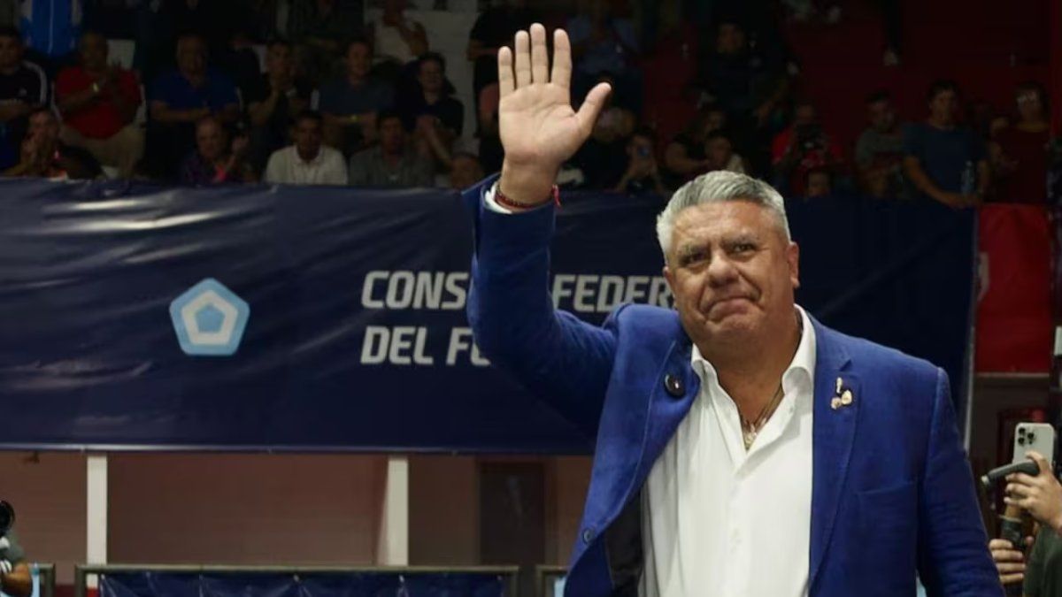 Autorizaron a Claudio Tapia a salir del país