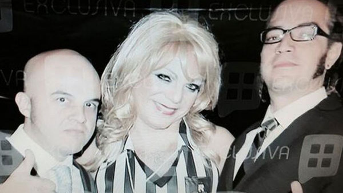 Cristian Castro se vistió de porrista y bromeó sobre salir del closet