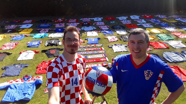 Los rosarinos que tienen 370 camisetas de Croacia