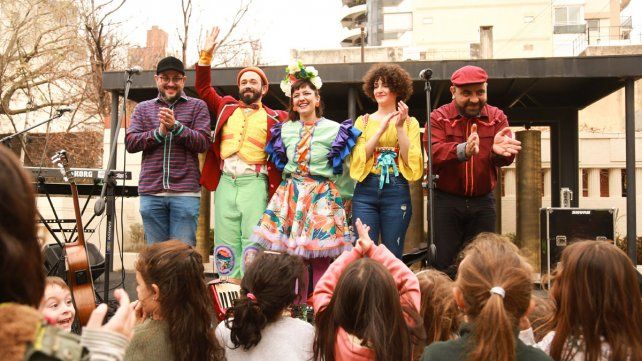 Che Bochinche presenta: Canciones para mover el esqueleto