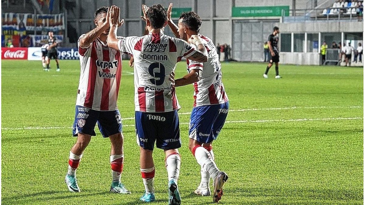 Unión selló un triunfazo ante Colegiales y se clasificó