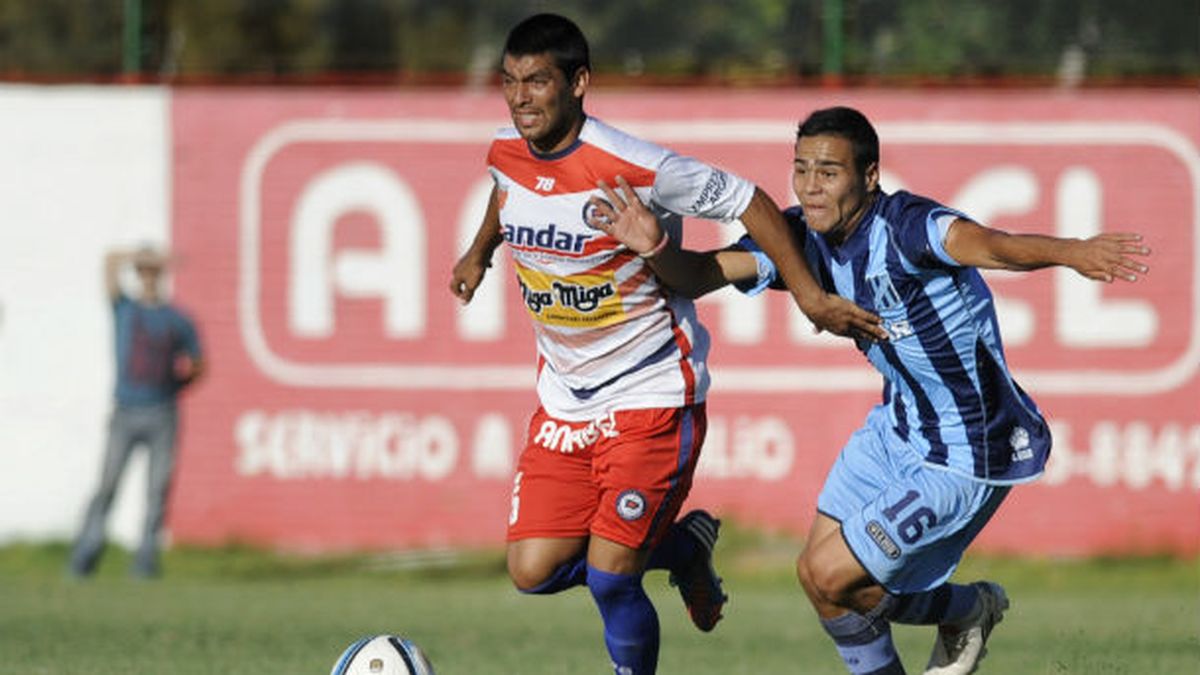 Córdoba falló un penal y no pudo llegar a la punta