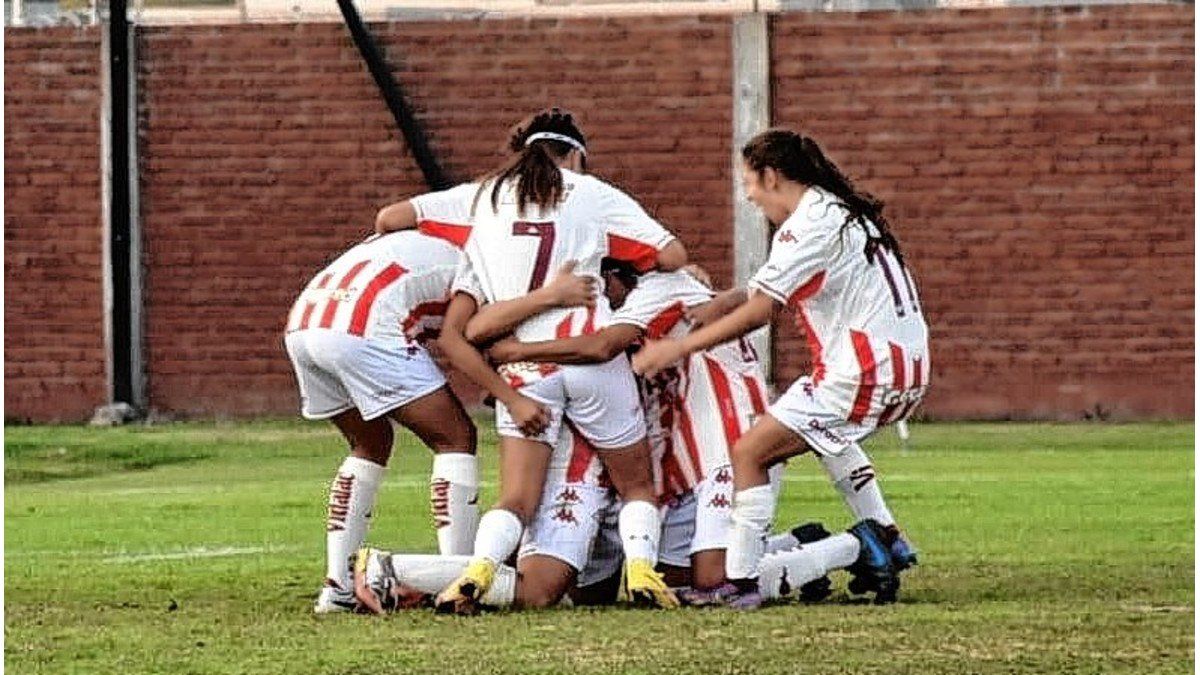Unión venció a Sportivo Barracas y sigue imparable
