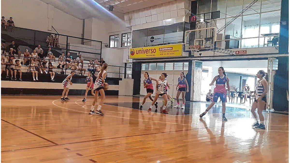 Comenzó el primer torneo de Básquet en la rama femenina