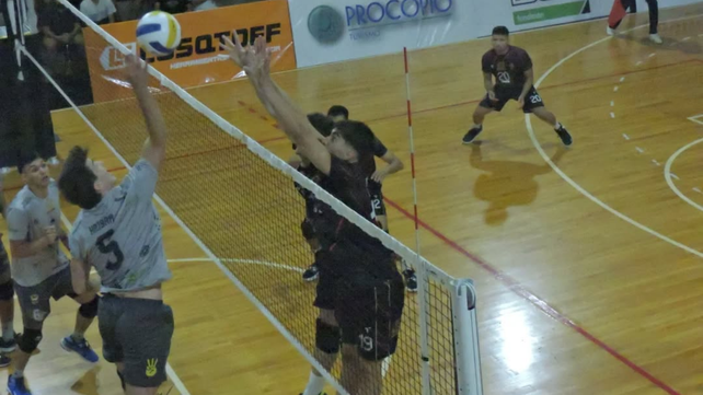 La leyenda del vóley que se encuentra en Rosario con motivo de la Liga ...