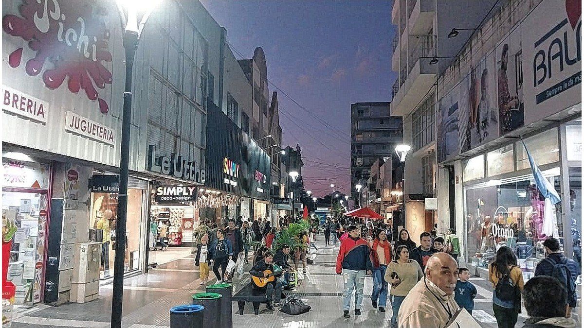 Activá peatonal dio color al comercio para celebrar el Mes de la Ciudad
