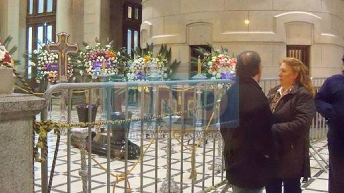 Dolor y desconsuelo en los miles de fans que dan el último adiós a Leo Mattioli