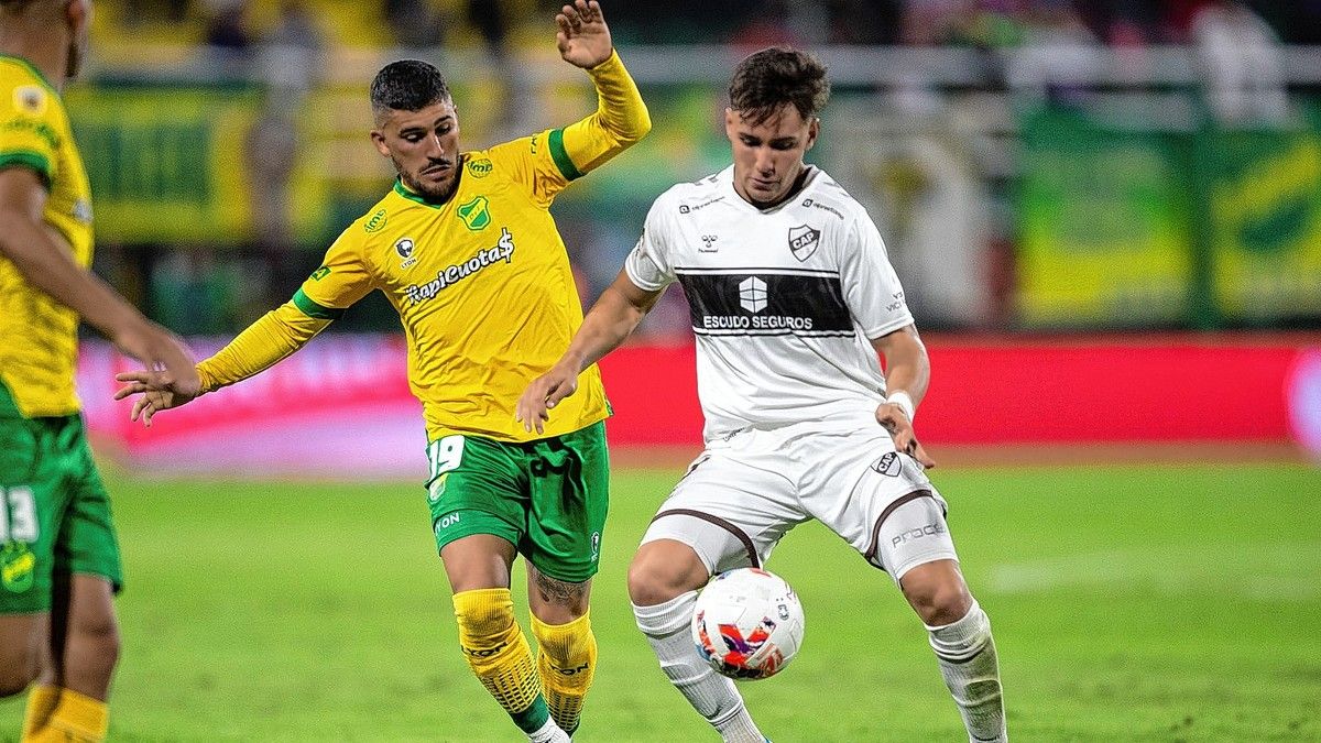 Defensa recibe a Huracán en busca de su primer triunfo