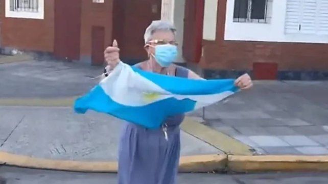 Falleció la Abuela Lalala, recordada hincha viral en los festejos del ...