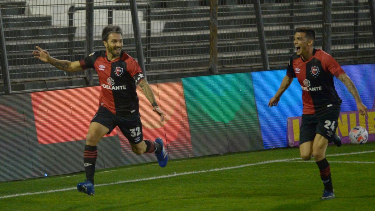 El Mejor Del Triunfo De Newells Fue Nacho Scocco