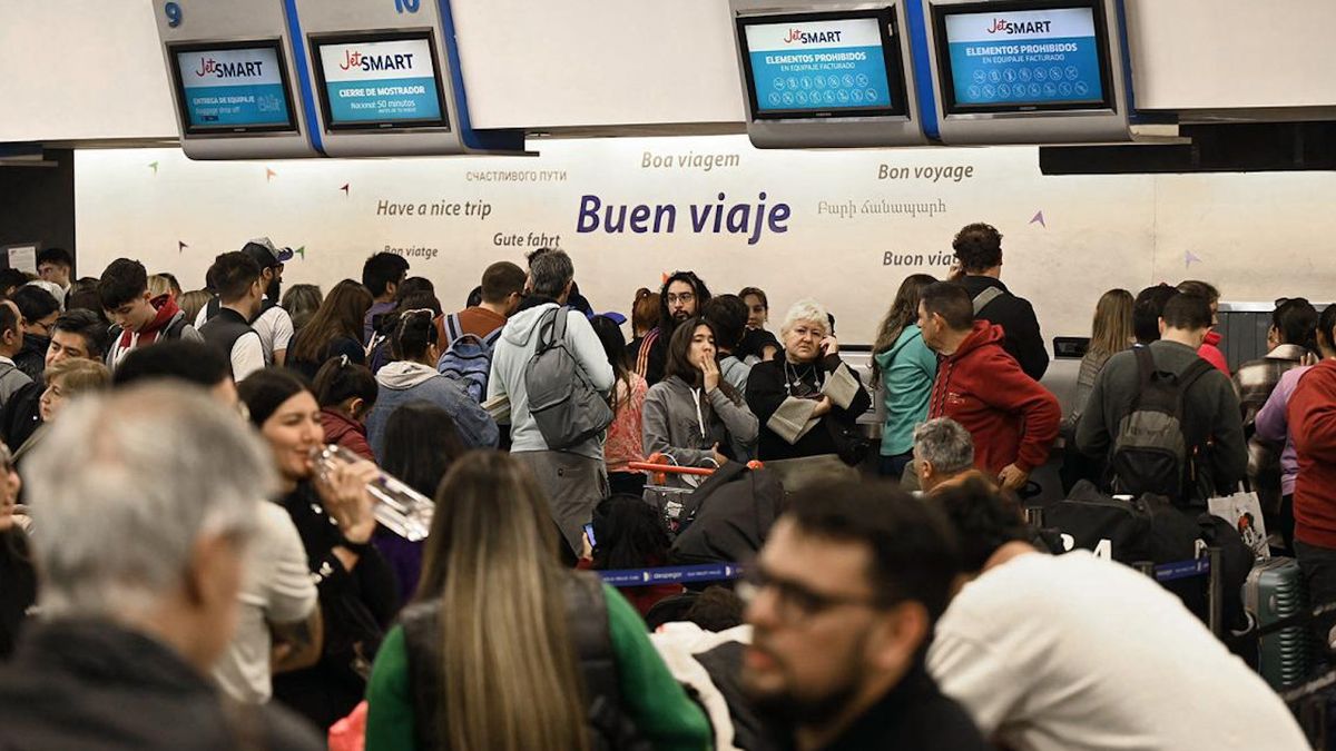 Cancelaron 40 Vuelos Por Un Paro En Aeroparque Y No Acataron La