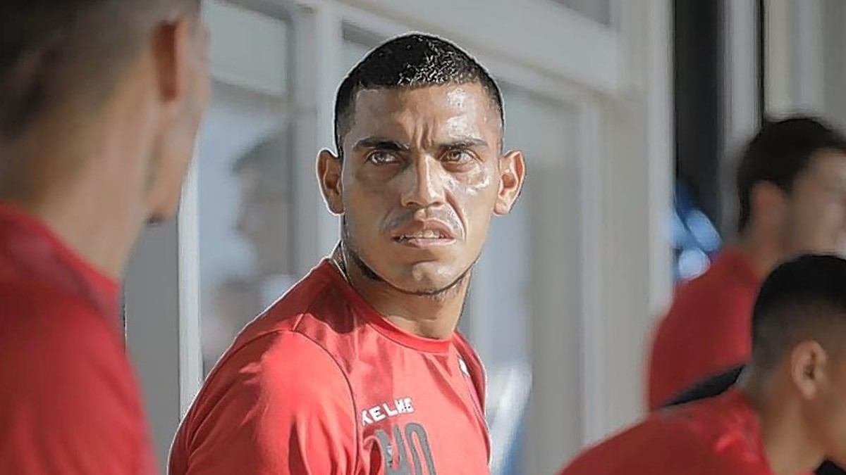 Delgado, con un pie afuera del debut de Colón en la Copa