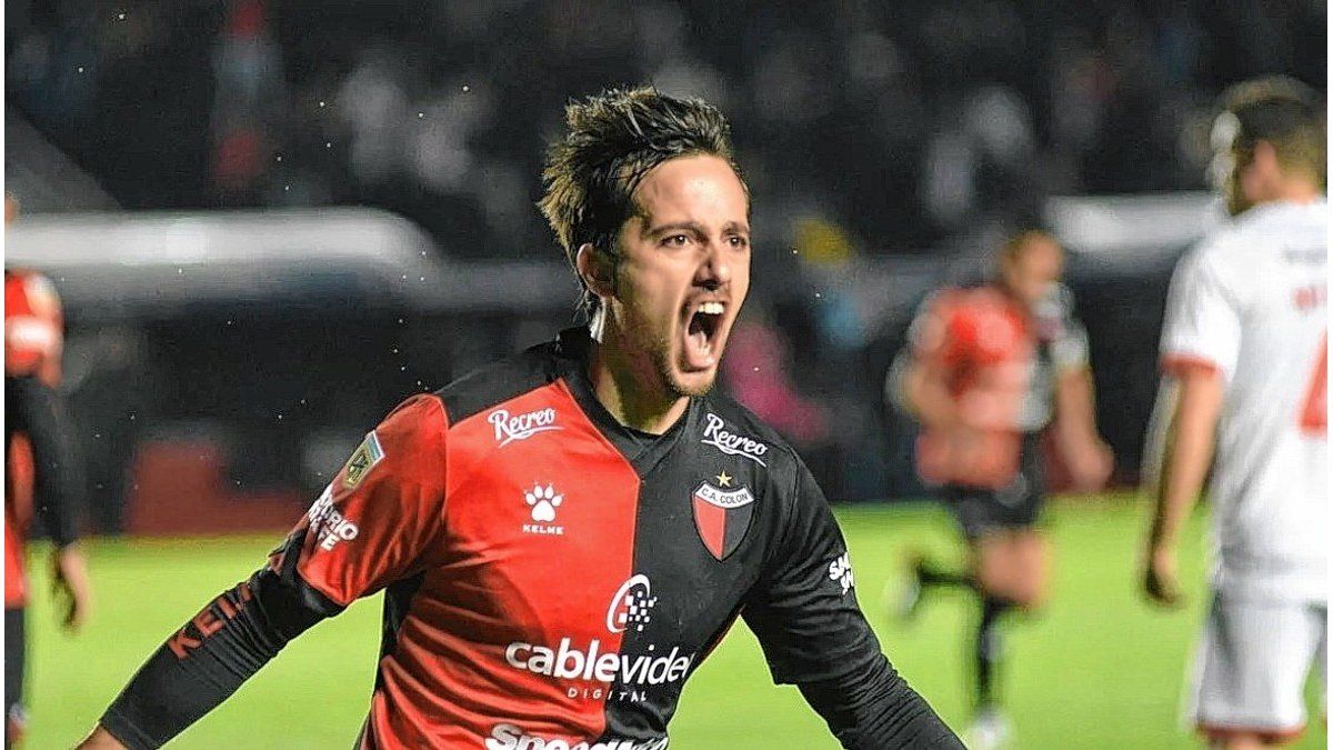 Christian Bernardi podría volver al fútbol en Colón