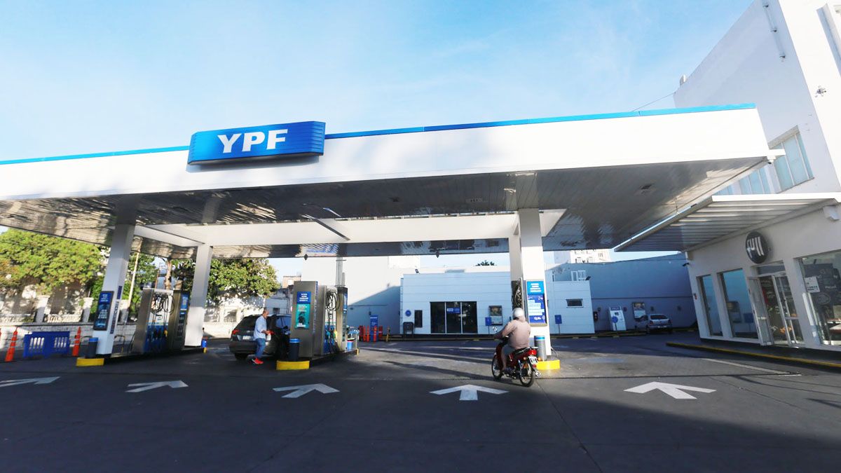 YPF y Shell subieron sus combustibles: los precios en Paraná