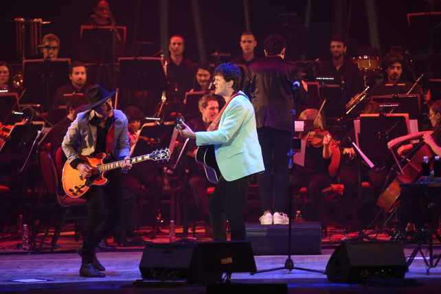 Ciro y Los Persas: un show de etiqueta en clave sinfónica