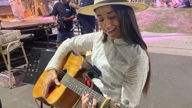 Bernardita Gutiérrez y su banda de folclore