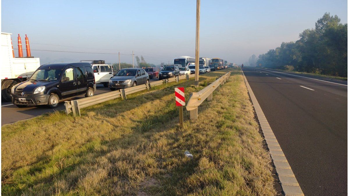 RN12 en Entre Ríos: escasa visibilidad por humo y niebla