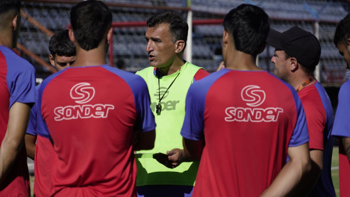 Central Córdoba mostró el nuevo equipo de Diego Pavoni