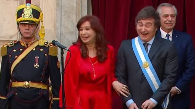 El detalle en el bastón de Milei que generó complicidad y risas con ...