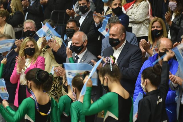 Perotti y De Grandis bailaron con Los Palmeras y la Sole al inaugurarse ...