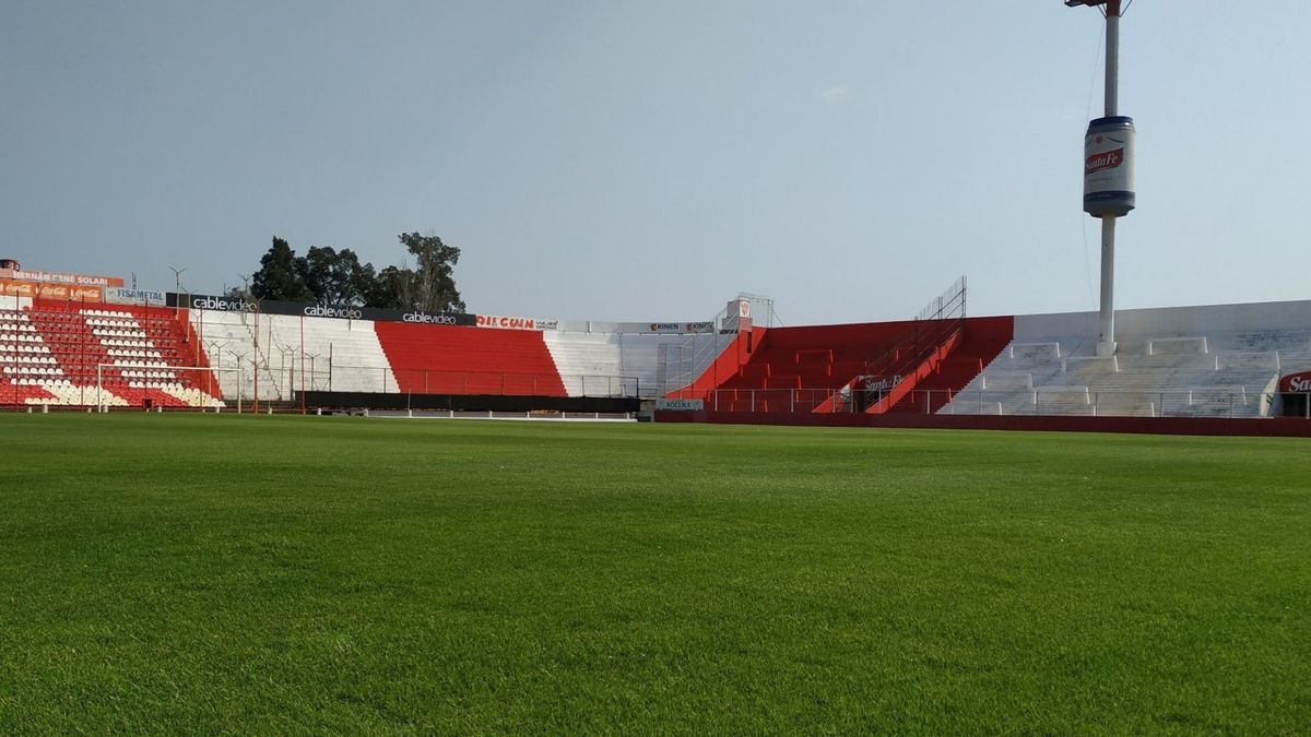 El estadio de Unión luce tribunas renovadas