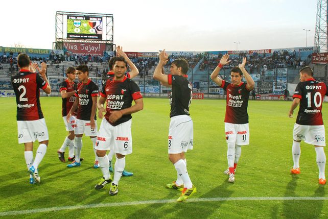 A Colón se le escapó la victoria por un grave error del arquero
