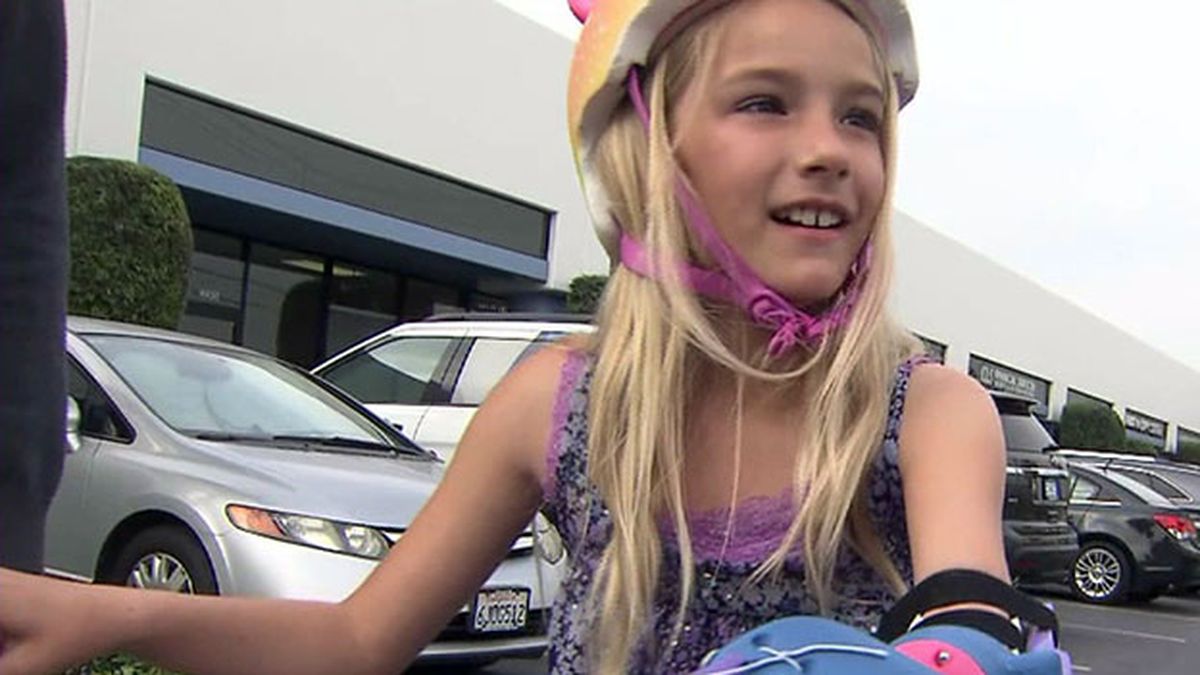 Impresión en 3D permite a niña tener prótesis de mano