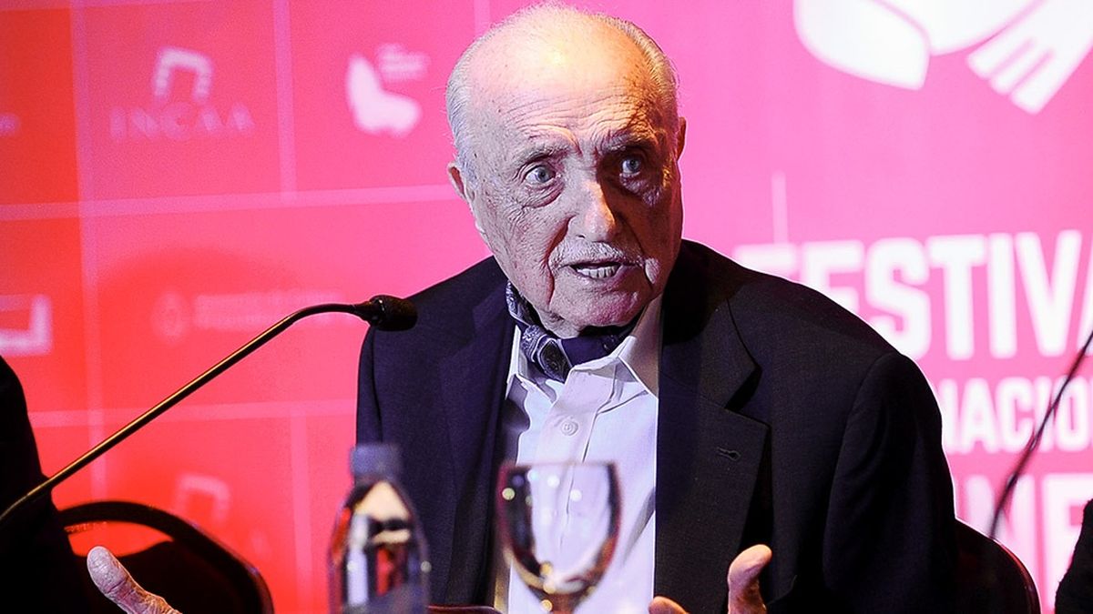 Homenaje en Villa Cañás a José Martínez Suárez