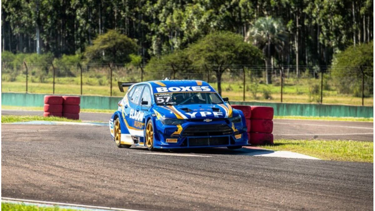 Franco Vivian volvió al triunfo en TC2000 tras una final caótica en Salta