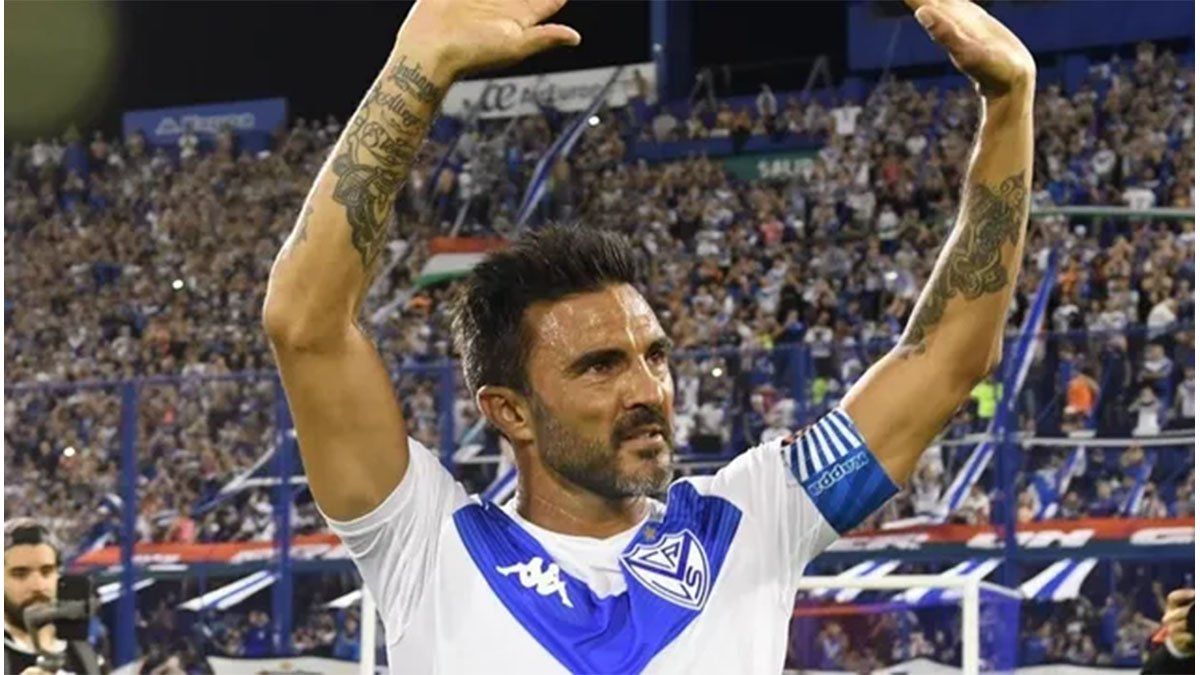 La despedida de Fabián Cubero del fútbol junto a Mica Viciconte y sus hijos