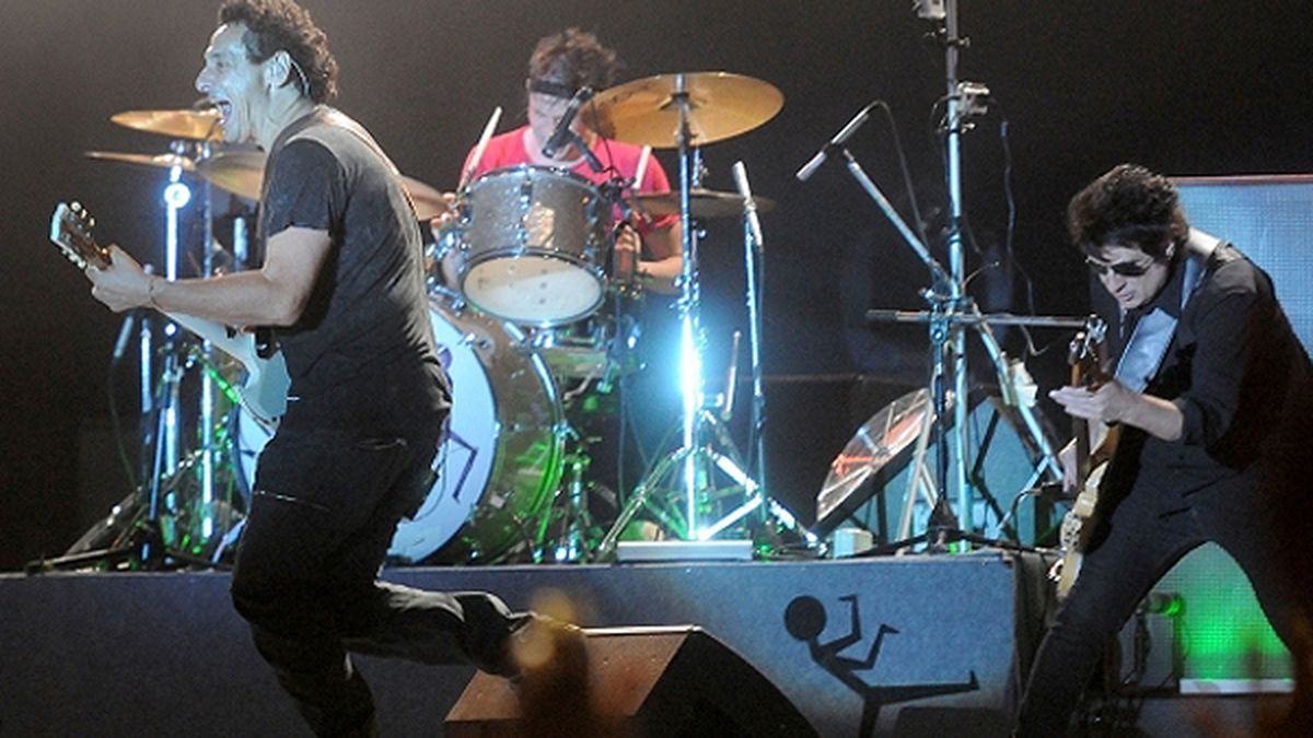 A pedido de los fans, el grupo de rock Divididos agregó otra ...